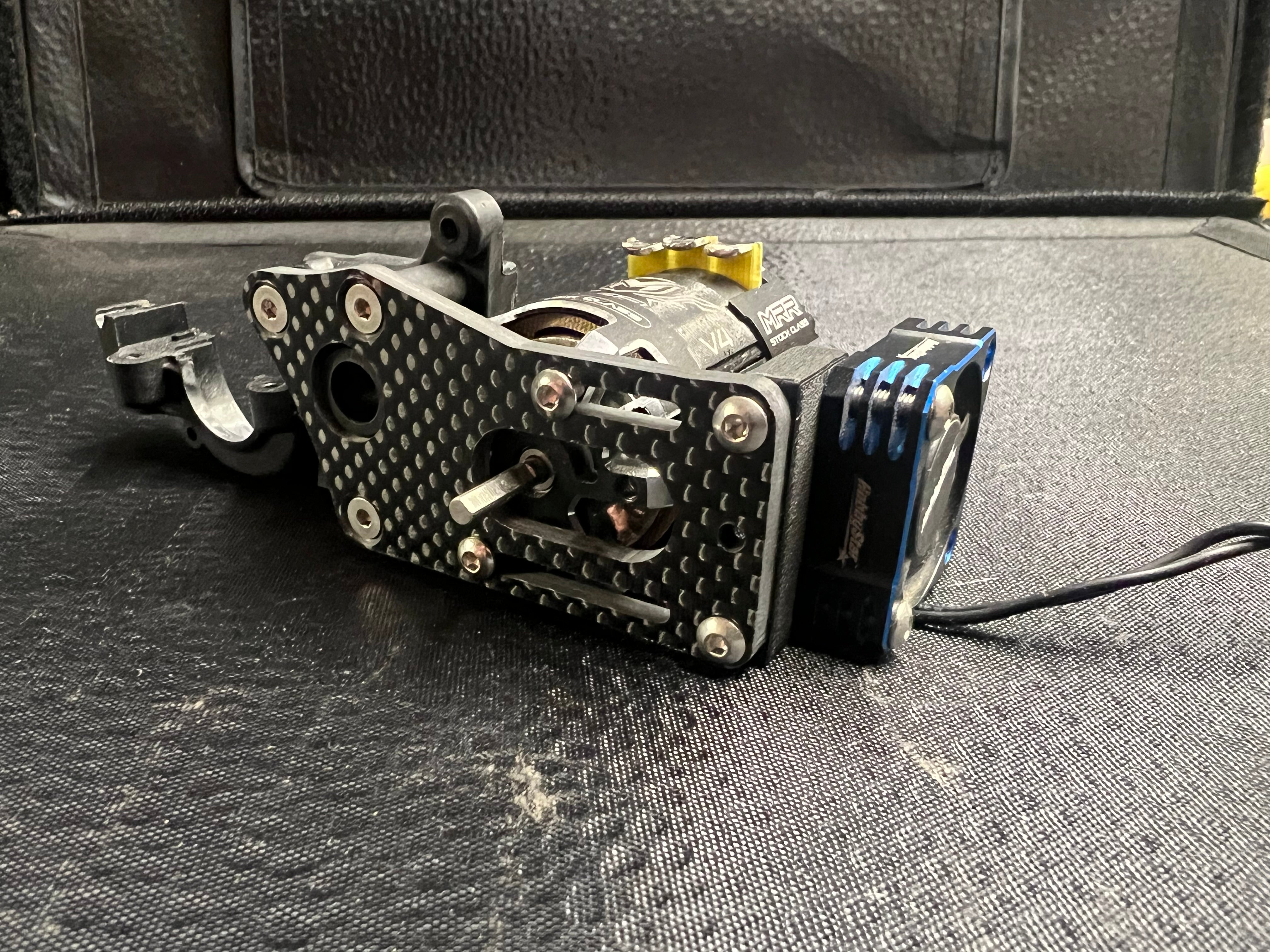 62066 MOTOR PLATE WITH FAN MOUNT FOR AE LAYDOWN – Five Star Hobbies